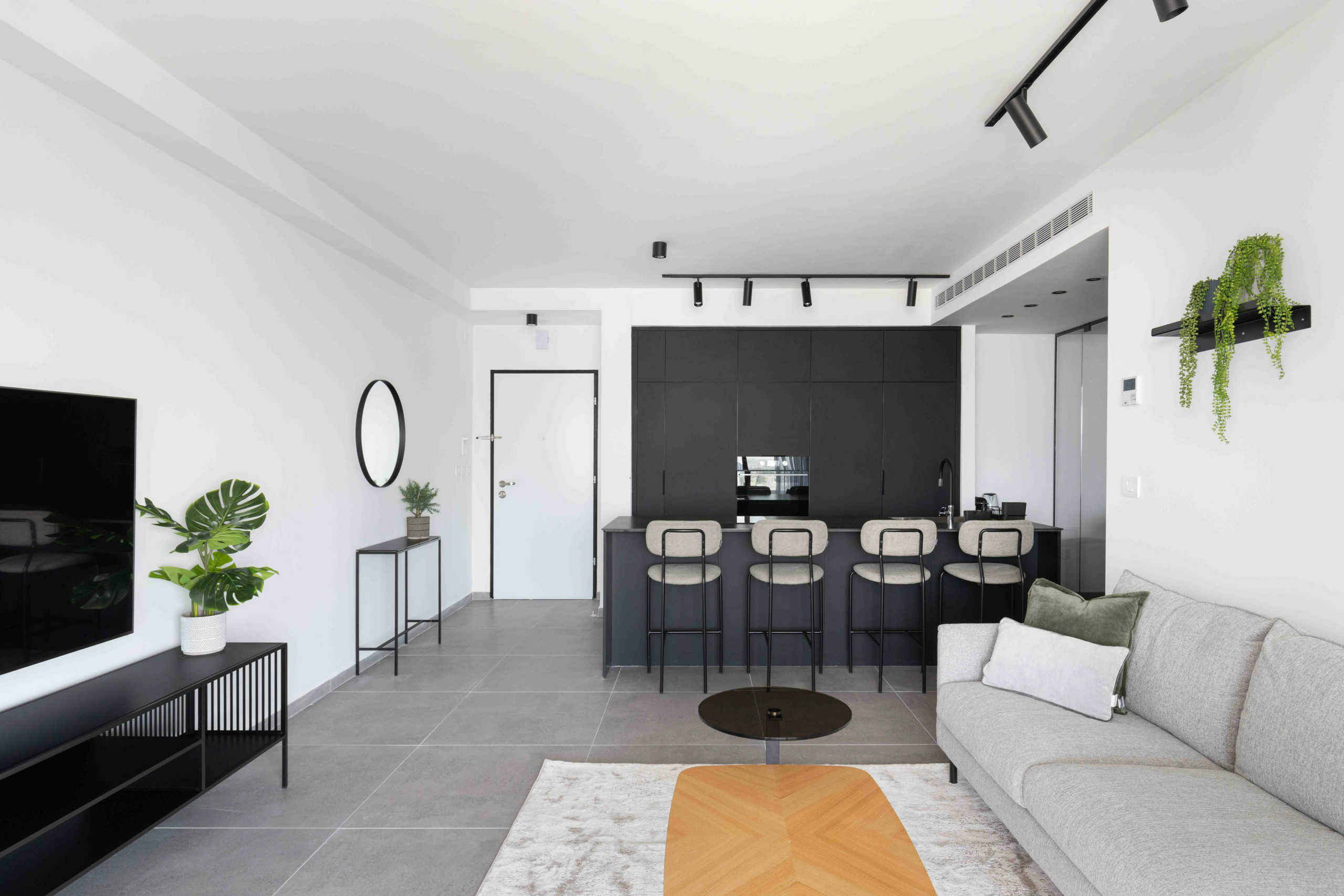 Alpha Tower - Radius